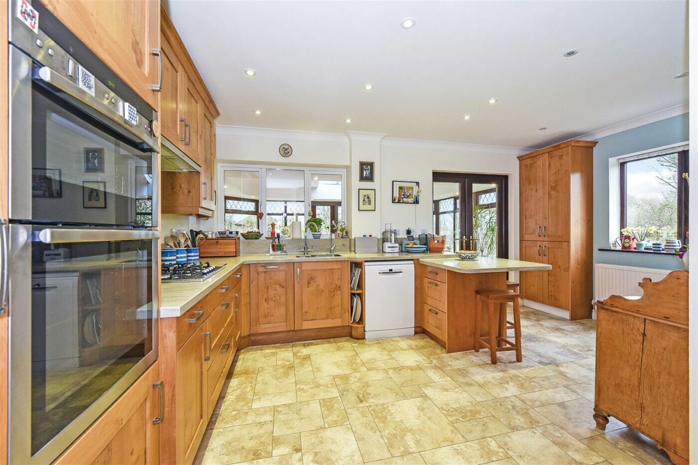 The Bramleys, Whiteparish, Salisbury - Henshaw Fox