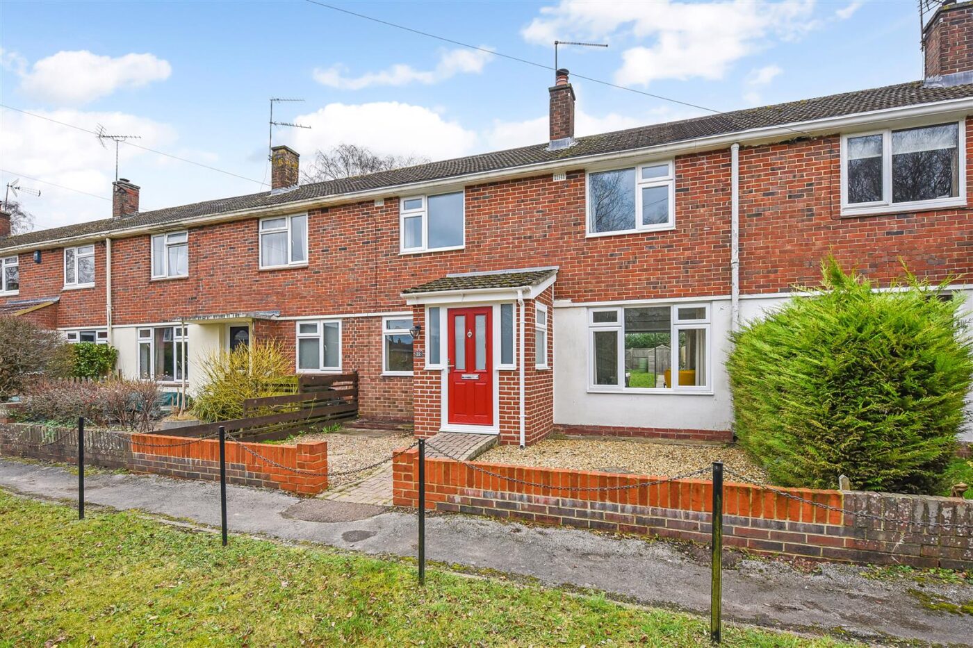 Baddesley Close, North Baddesley, Hampshire - Henshaw Fox