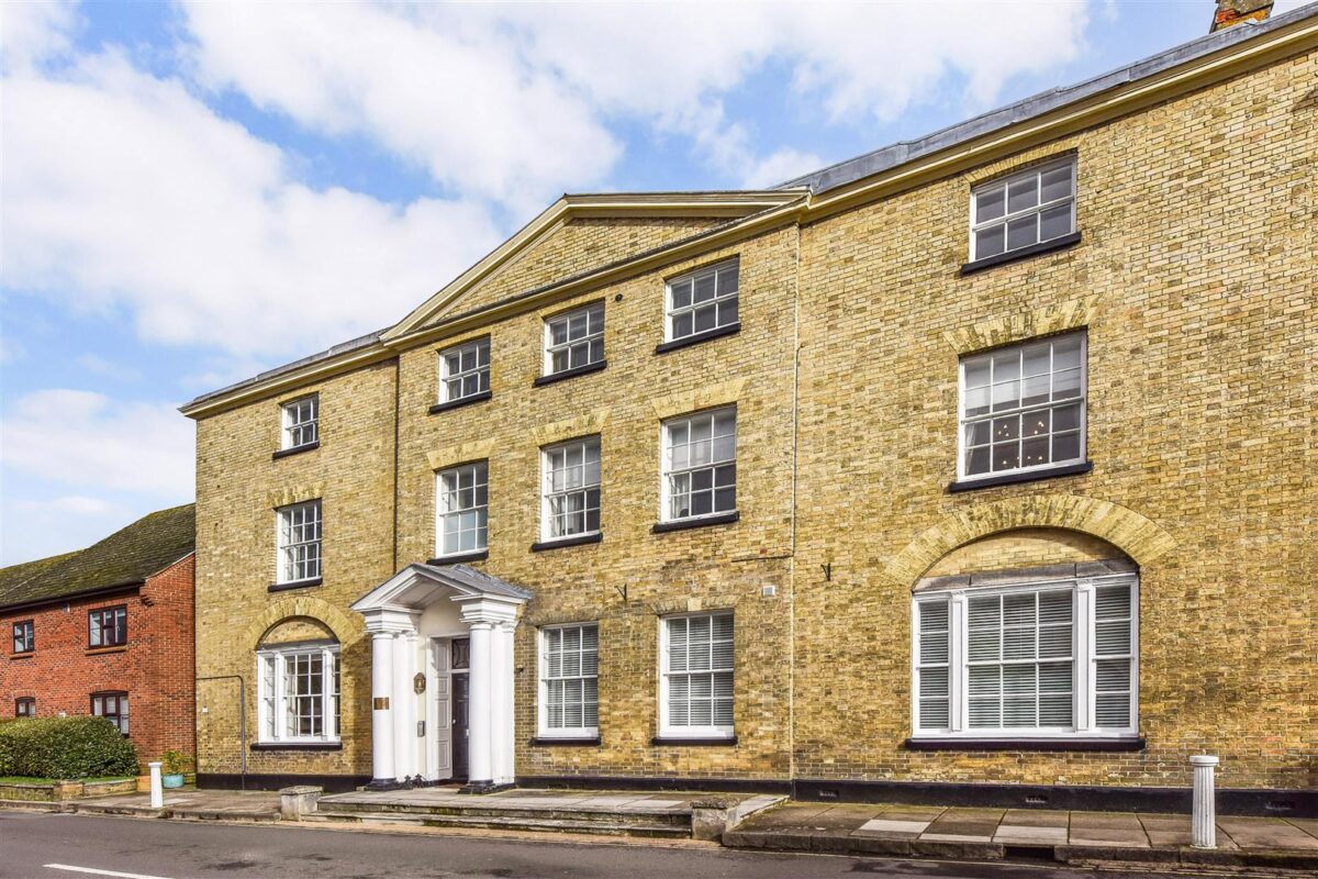 Properties Archive - Page 10 of 11 - Henshaw Fox